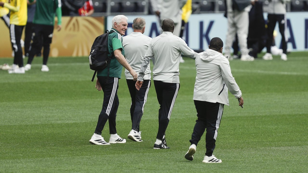 Южна Африка се готви да спъне Мексико в мача на откриването - Gol